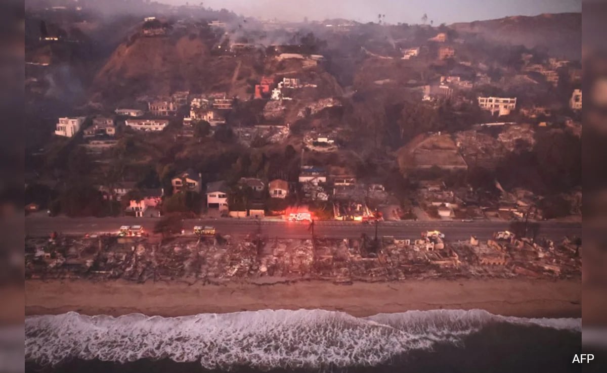 10 Dead, 10,000 Buildings Destroyed: Los Angeles Wildfires In Numbers 10 Dead, 10,000 Buildings Destroyed: Los Angeles Wildfires In Numbers