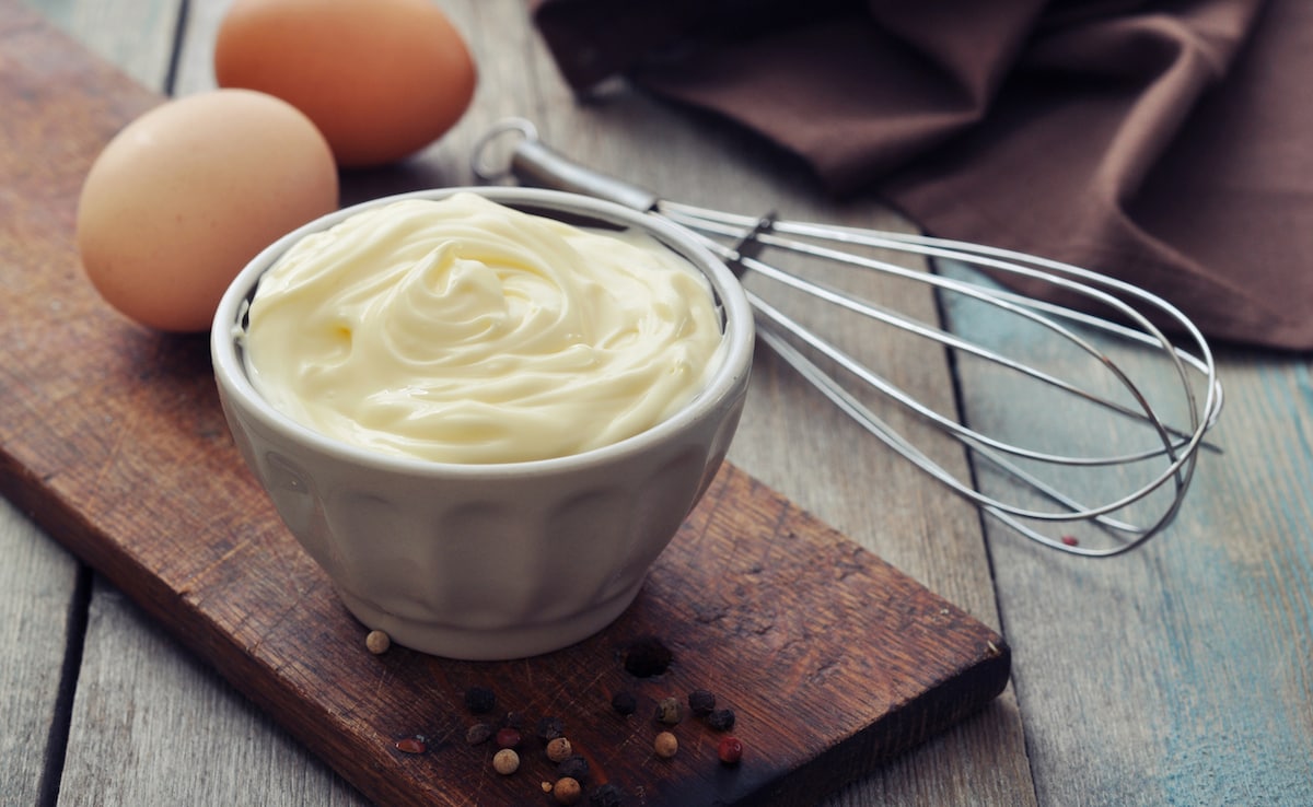 A Nutritionist-Approved Garlic Mayonnaise Recipe That's Creamy & Healthy!