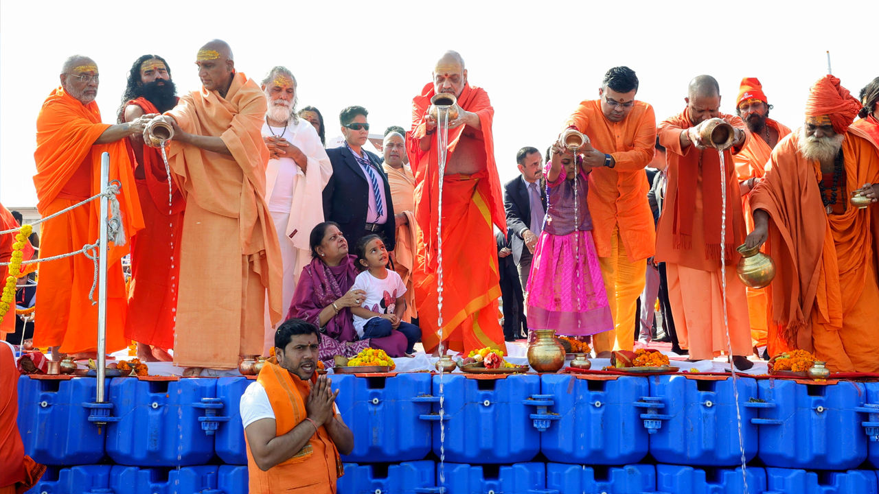 Amit Shah Visits Maha Kumbh With Family, Takes Holy Dip In Sangam