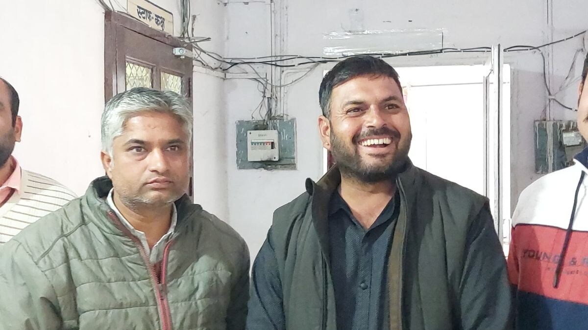 ACB Action: 70 हजार की रिश्वत लेते पकड़े जाने के बाद ठहाके लगाते दिखा ...