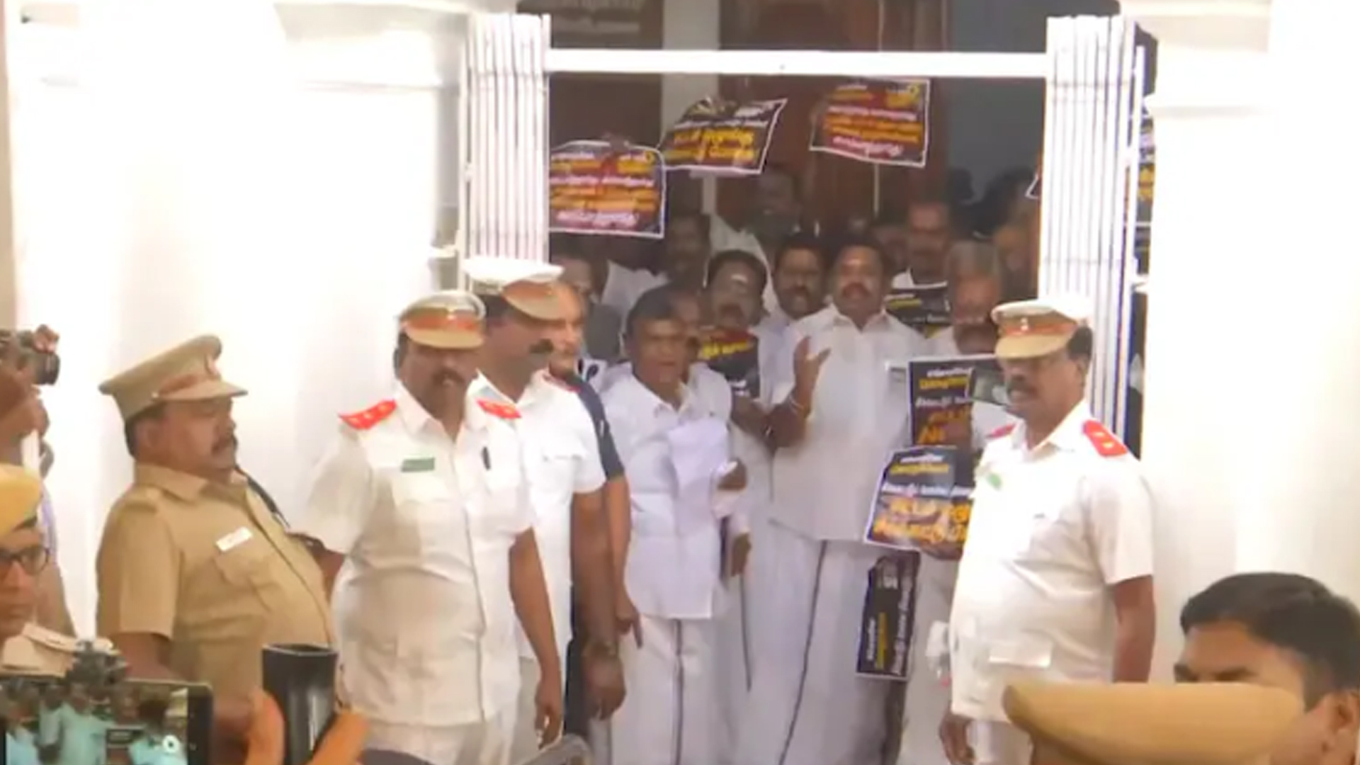 High Drama In Tamil Nadu Assembly Amid Opposition Protests On Anna ...