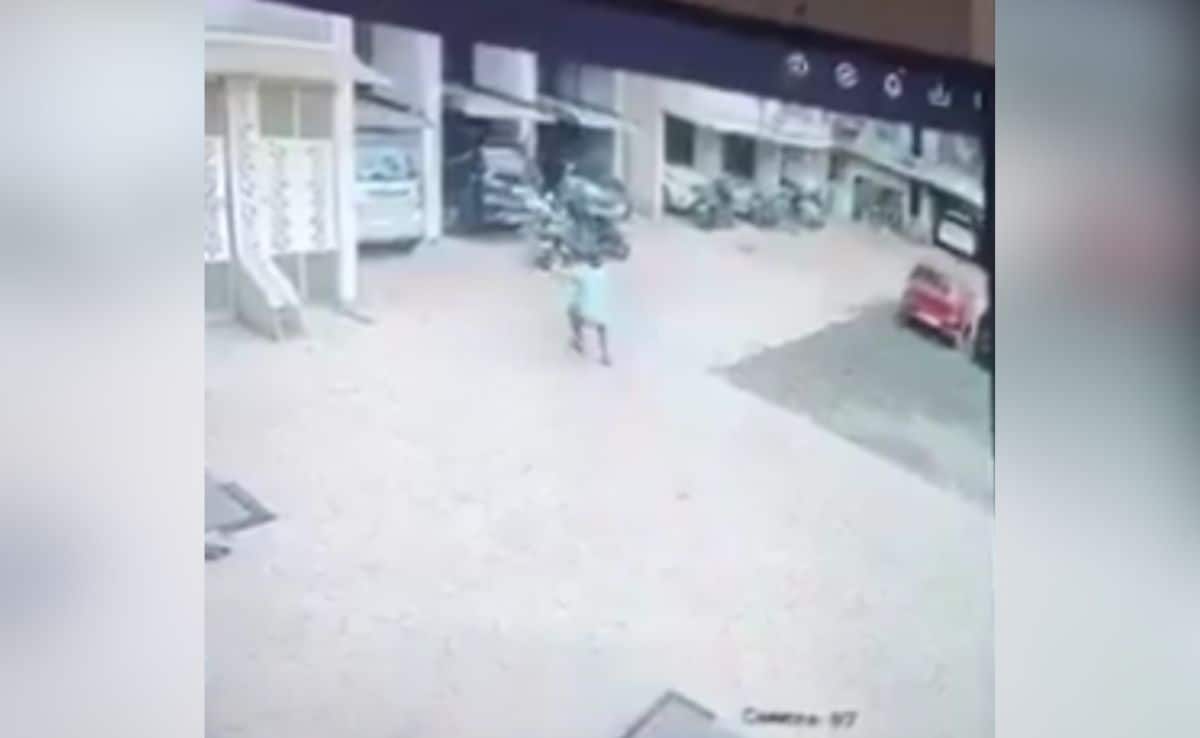 Warning:Children - Little dude fell from the 13th floor | Goregrish