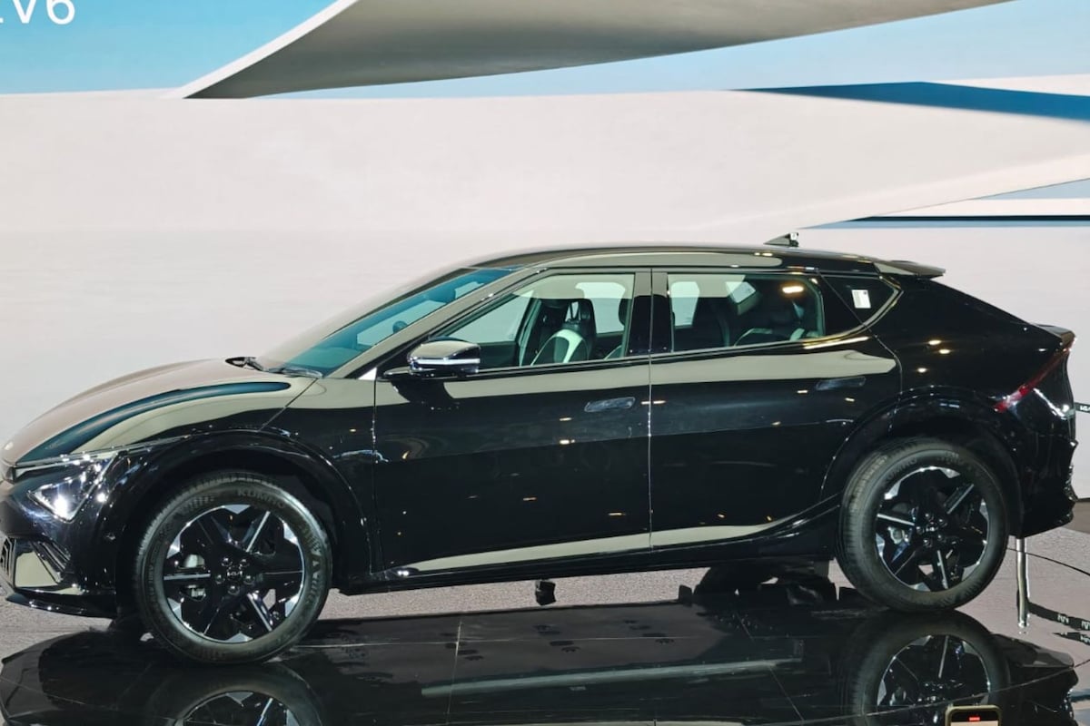 Auto Expo 2025: Kia EV6 Facelift Unveiled, Offers 650 km Range