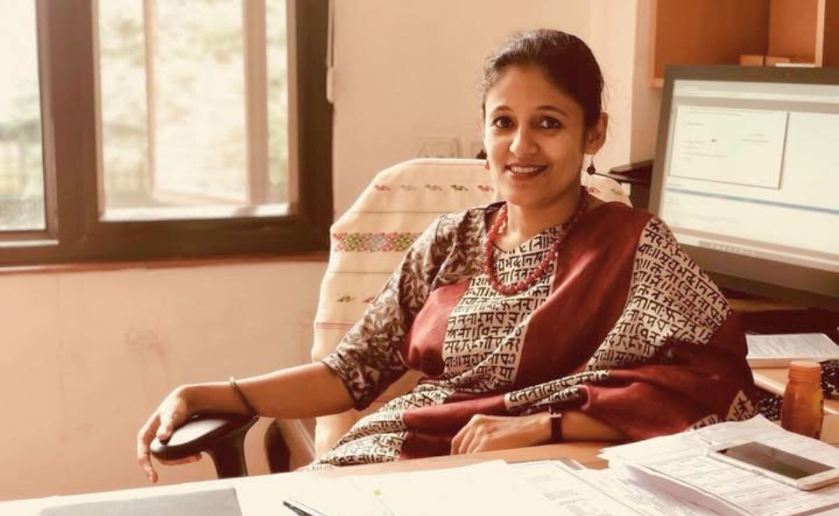 ips-officer-alankrita-singh-london-tour-resignation-yogi-adityanath ...