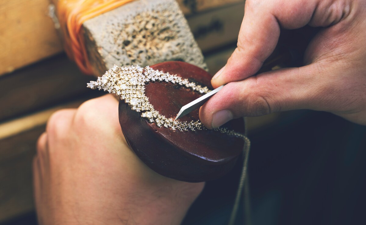 भारत के डायमंड सेक्टर को मिलेगी नई रफ्तार, सरकार ने लॉन्च की ‘डायमंड इम्प्रेस्ट ऑथराइजेशन’ स्कीम ...