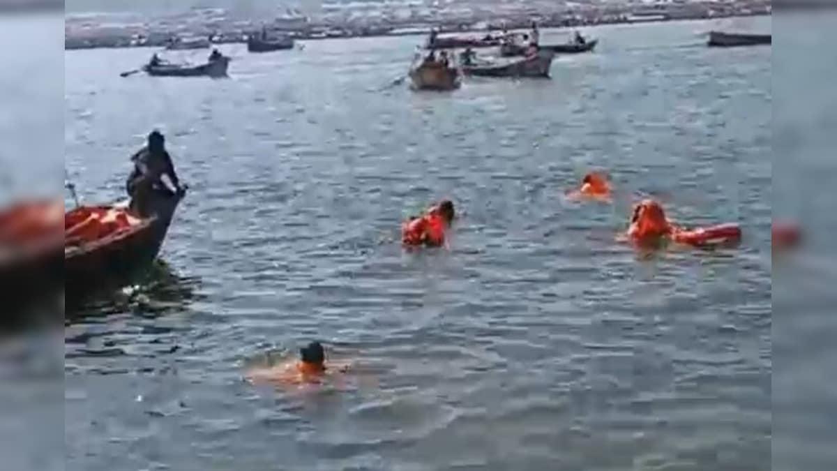 Mahakumbh 2025: महाकुंभ में एक और हादसा, क‍िलाघाट के पास पलटी नाव; NDRF की टीम ने लगाई छलांग ...