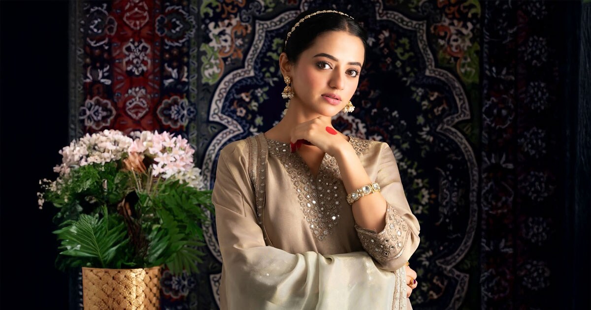 Helly Shah Is A Dreamlike Vision In A Stunning Salwar Suit