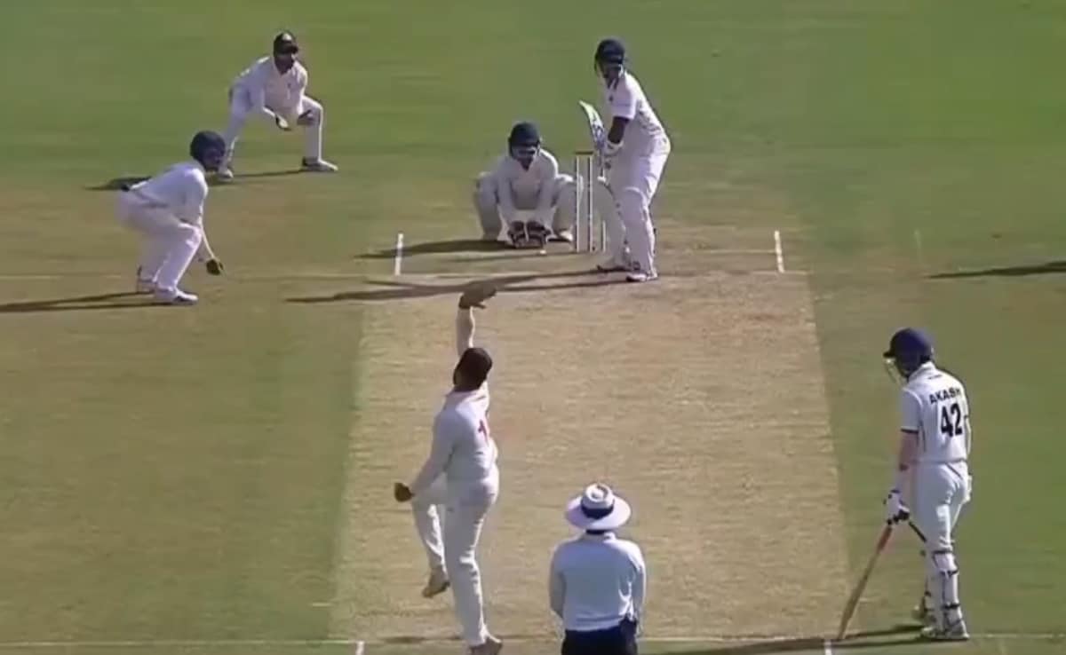 ranji-trophy-2025-vidarbha-vs-mumbai-who-is-parth-rekhade-who-destroy-mumbai-middle-order ...