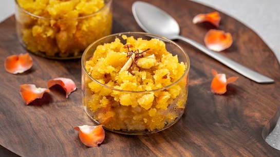 how to make moong dal halwa in hindi