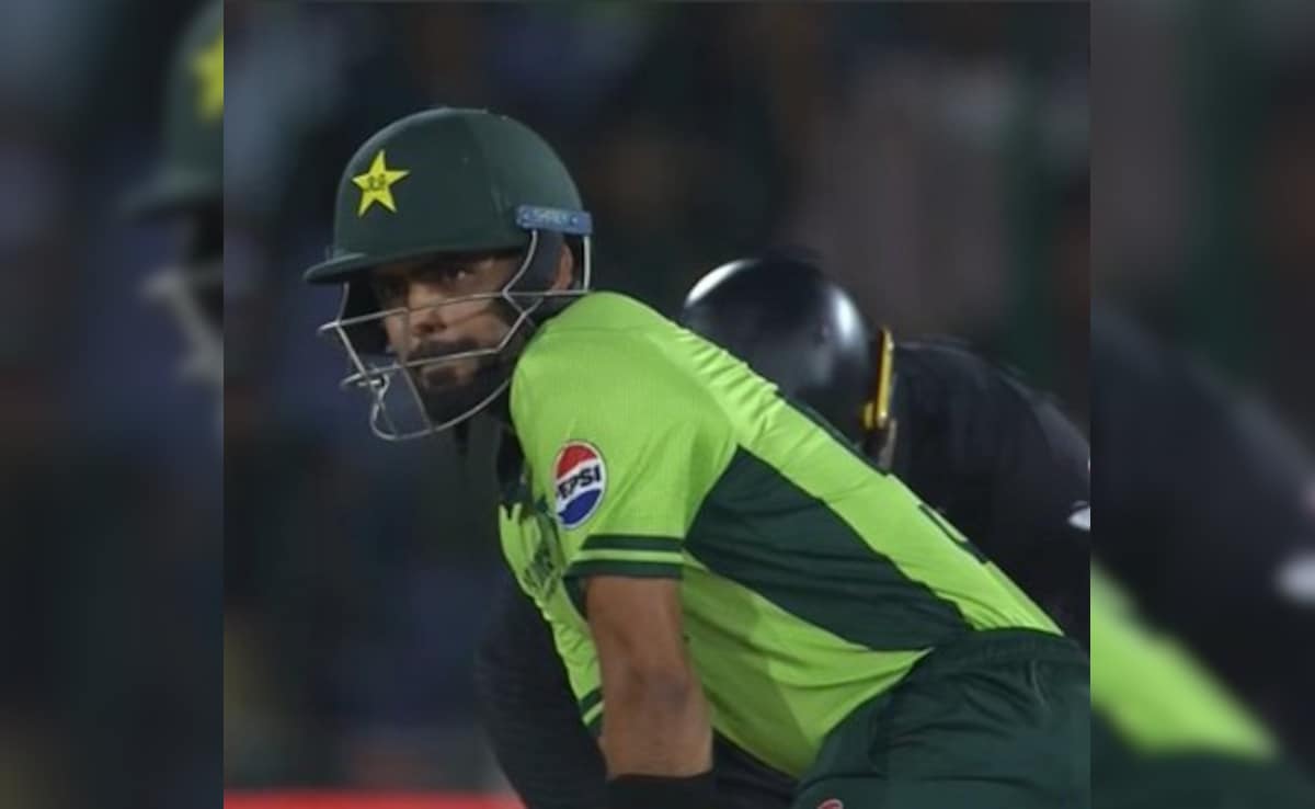 बाबर आजम ने की ऐसी टुक टुक, बन गया शर्मनाक रिकॉर्ड, इससे तो भागते हैं ...