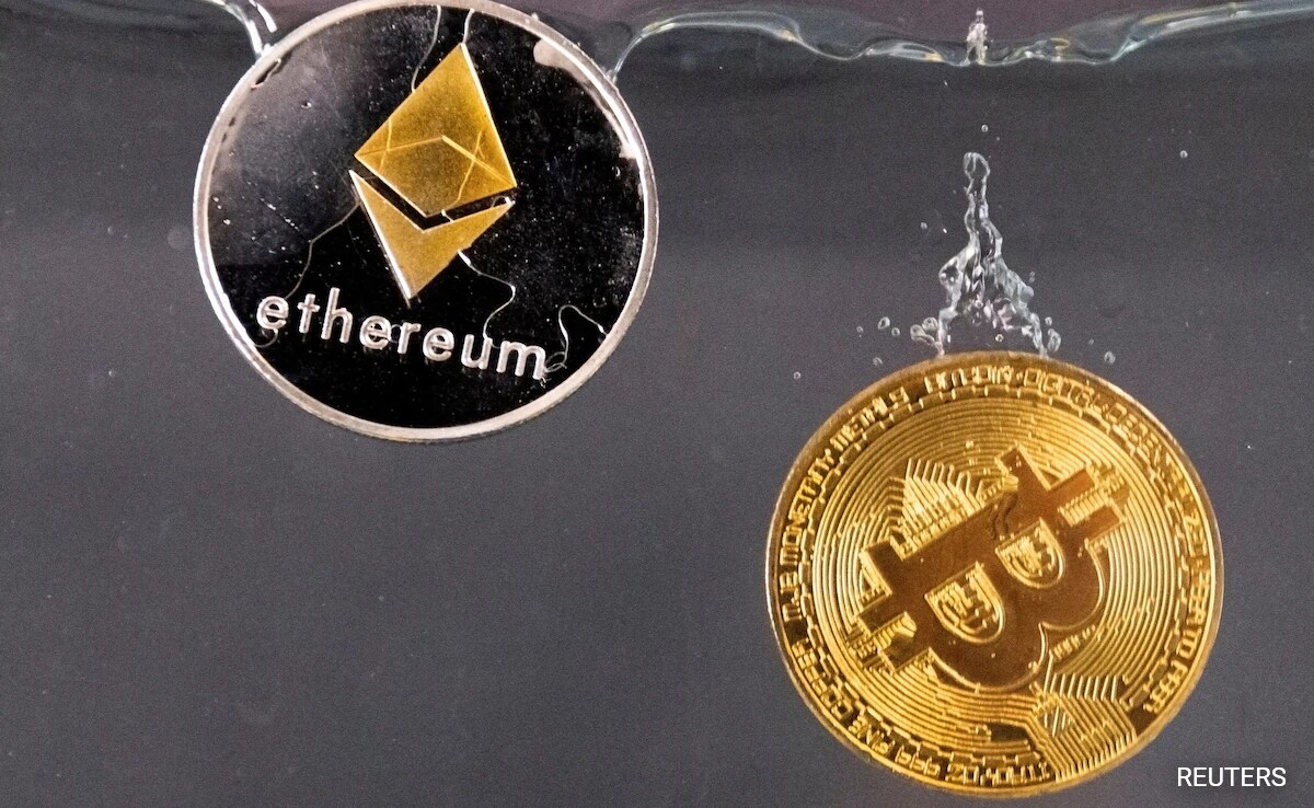 Bitcoin Falls Below $90,000 For First Time In A Month