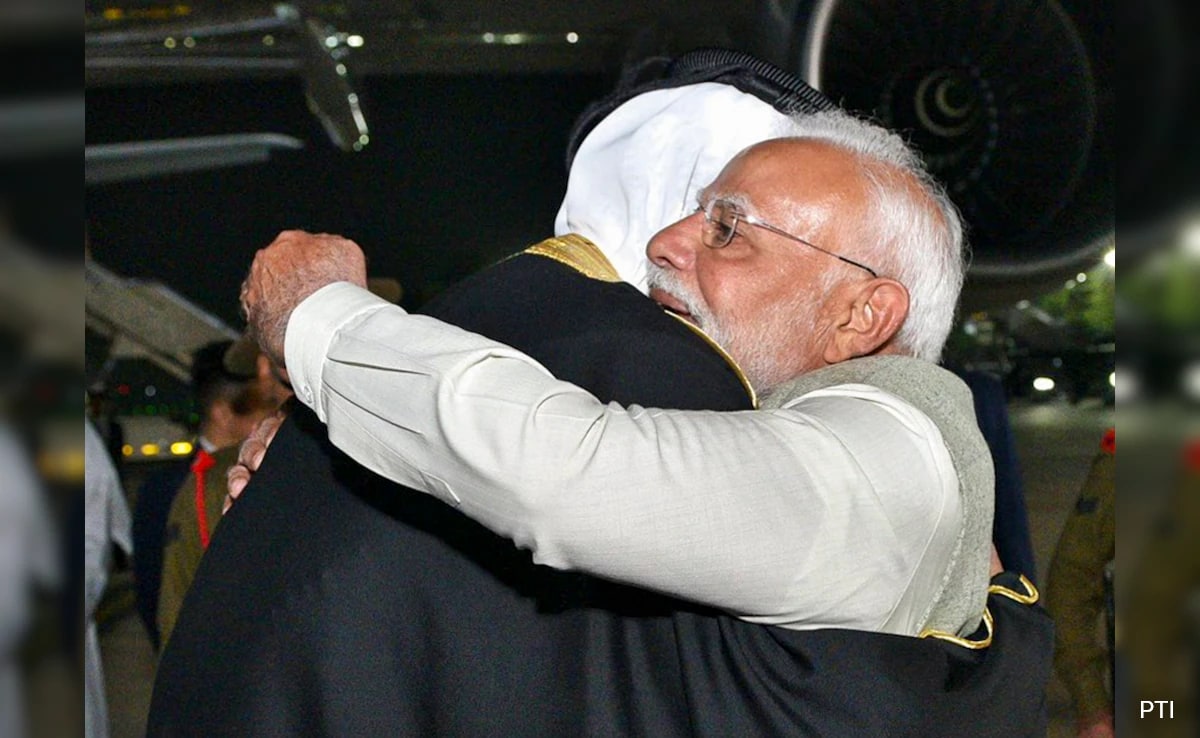 In Rare Gesture, PM Modi Receives "Brother" Emir Of Qatar At Airport
