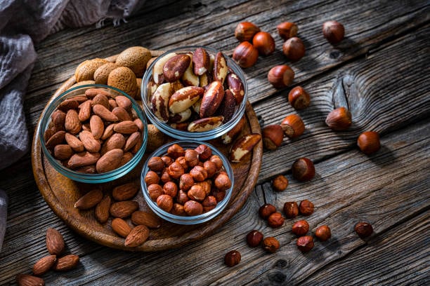 Health Benefits Of Almonds And Hazelnut