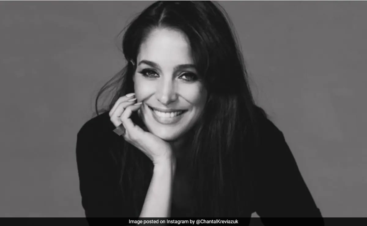 Canadian Singer Chantal Kreviazuk Changes National Anthem Lyrics To ...