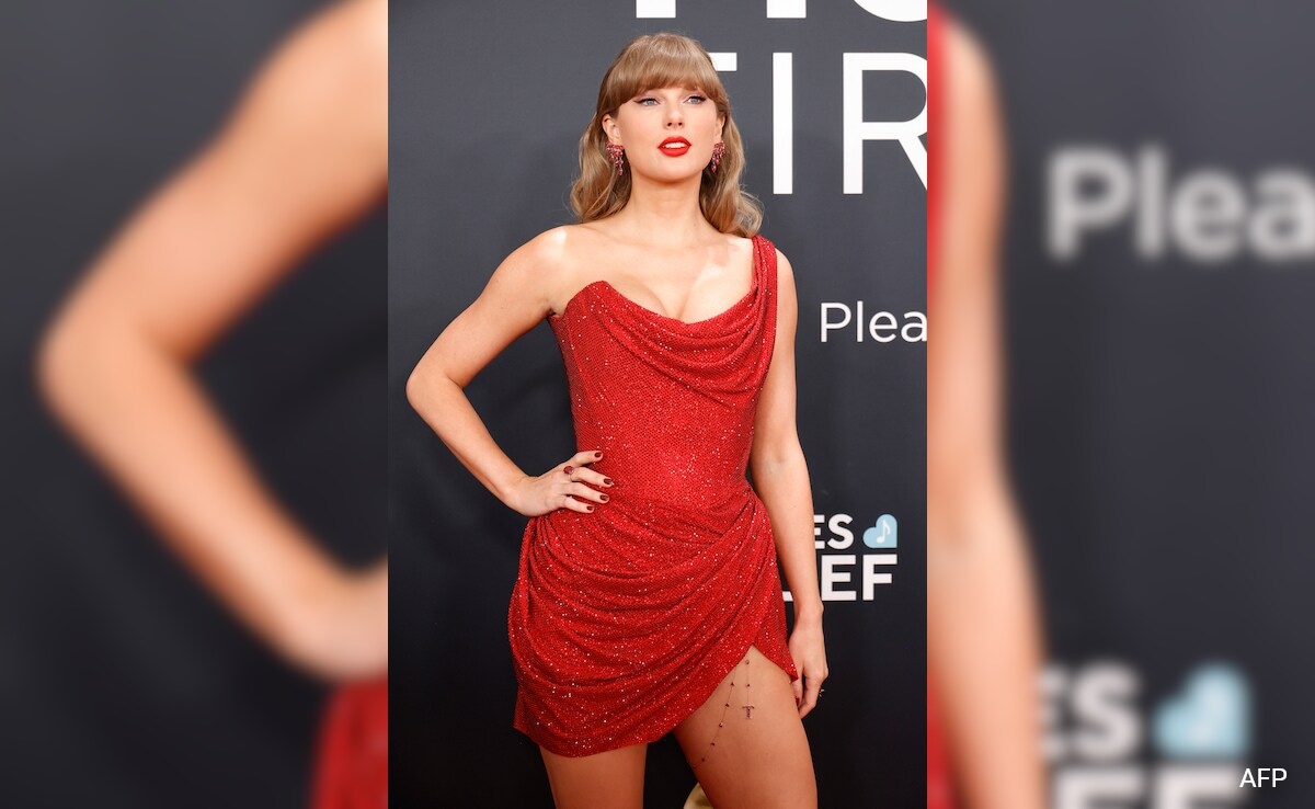 Grammys 2025: Taylor Swift's Red Vivienne Westwood Dress And 'T' Leg Chain Is A Shoutout To ...