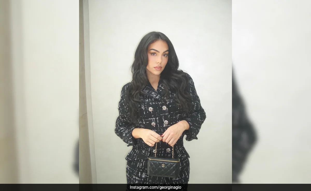 Georgina Rodriguez Serves Coco Chanel Vibes In A Black Boucle Skirt ...