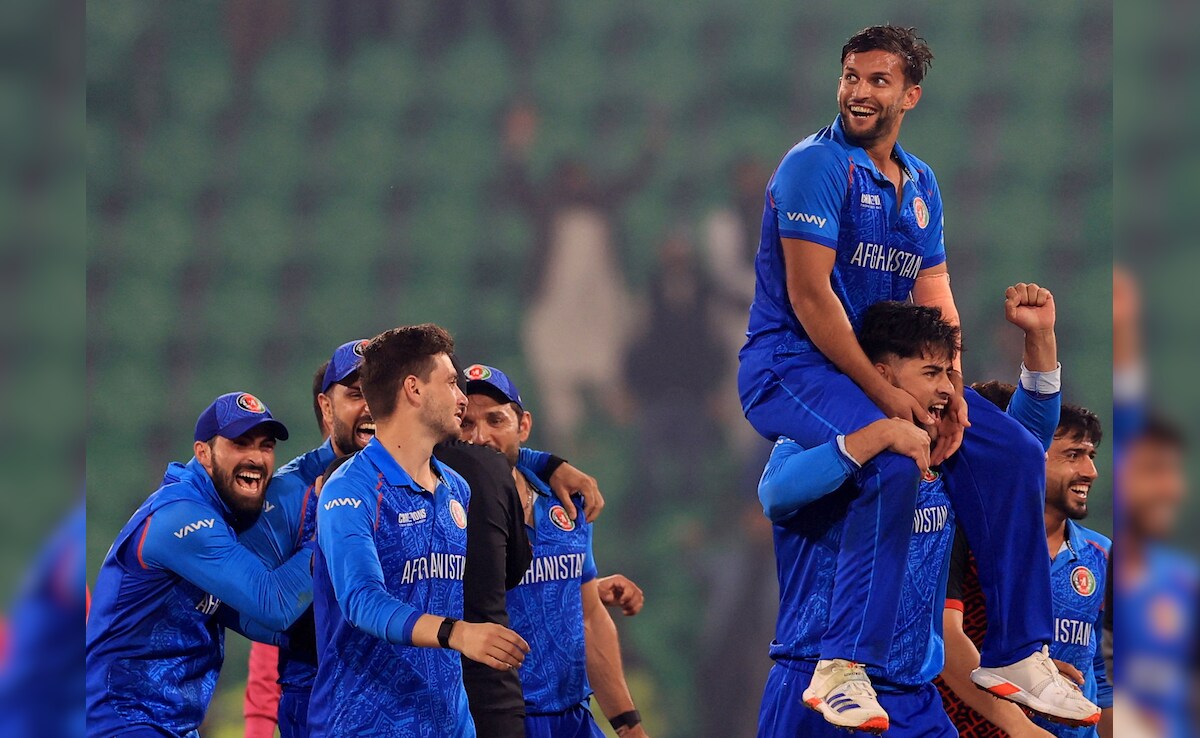 AFG vs ENG: रुट की आंखें नम, ड्रेसिंग रूम में छाया सन्नाटा, तस्वीरों ...