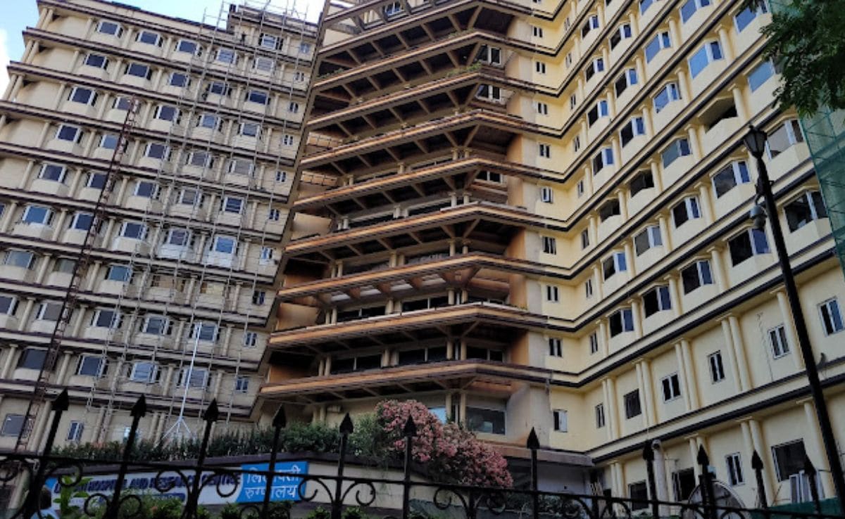 Lilavati Trust files Rs 1,000 cr defamation suit against HDFC Bank CEO