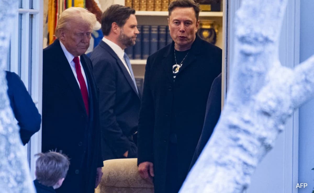 US Federal Workers Turn To Social Media For Support Amid Musk Job Cuts