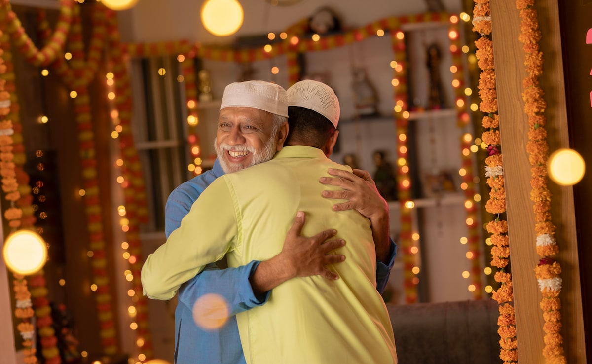 Eid Wishes: खुशी से भरी हो ईद उल फितर आपके लिए... सभी को भेजिए ईद के ...