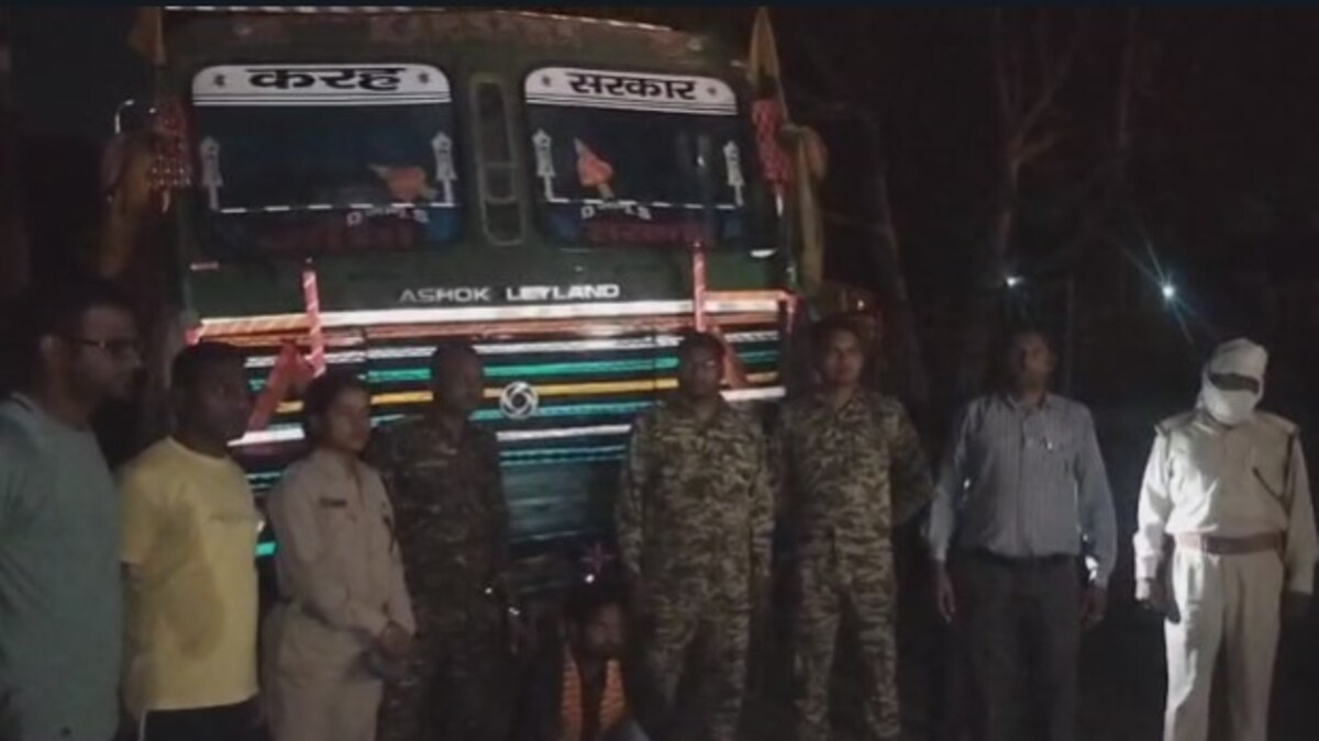 Sand Mafia: पुलिस व वन विभाग ने पकड़ा रेत से लदा डंपर, ड्राइवर ने कहा ...