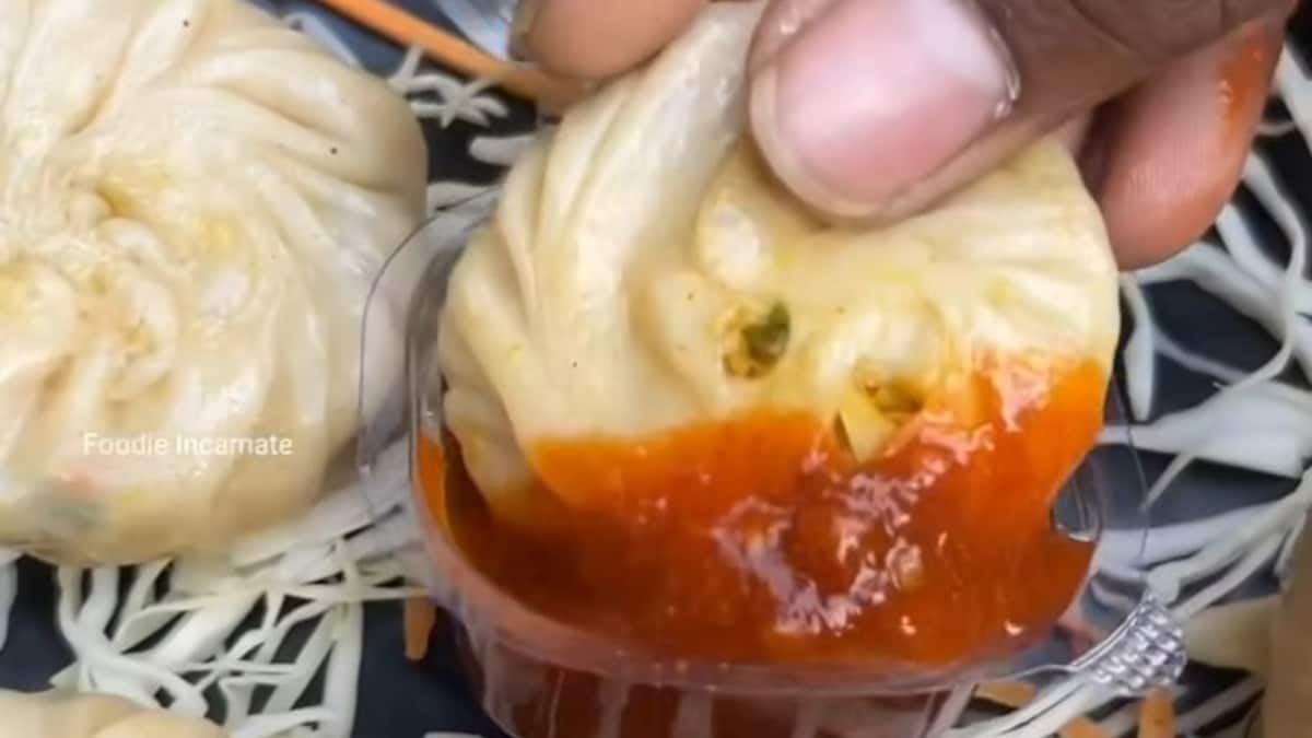 Viral Video Shows How Spicy Momos Chutney Is Prepared, Internet Reacts ...