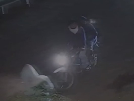 Mangat Rai Manga Shot Dead In Moga - Punjab Leader Seen Scaling Gate To ...