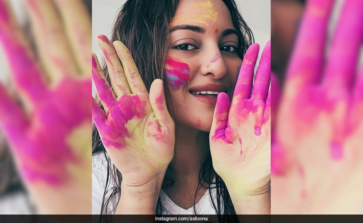 Sonakshi Sinha Splashes Gulaal Hues On Her Pretty Face This Holi