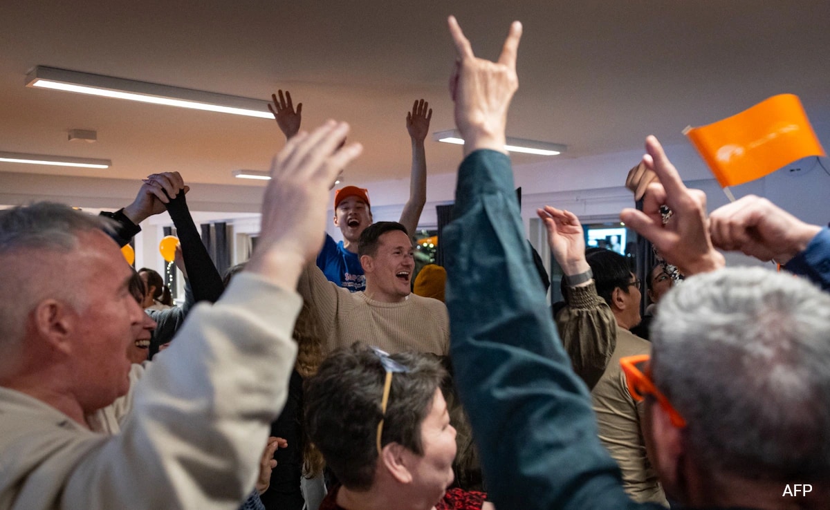 Centre-Right Opposition Wins Greenland Election Amid Trump's Control Pledge