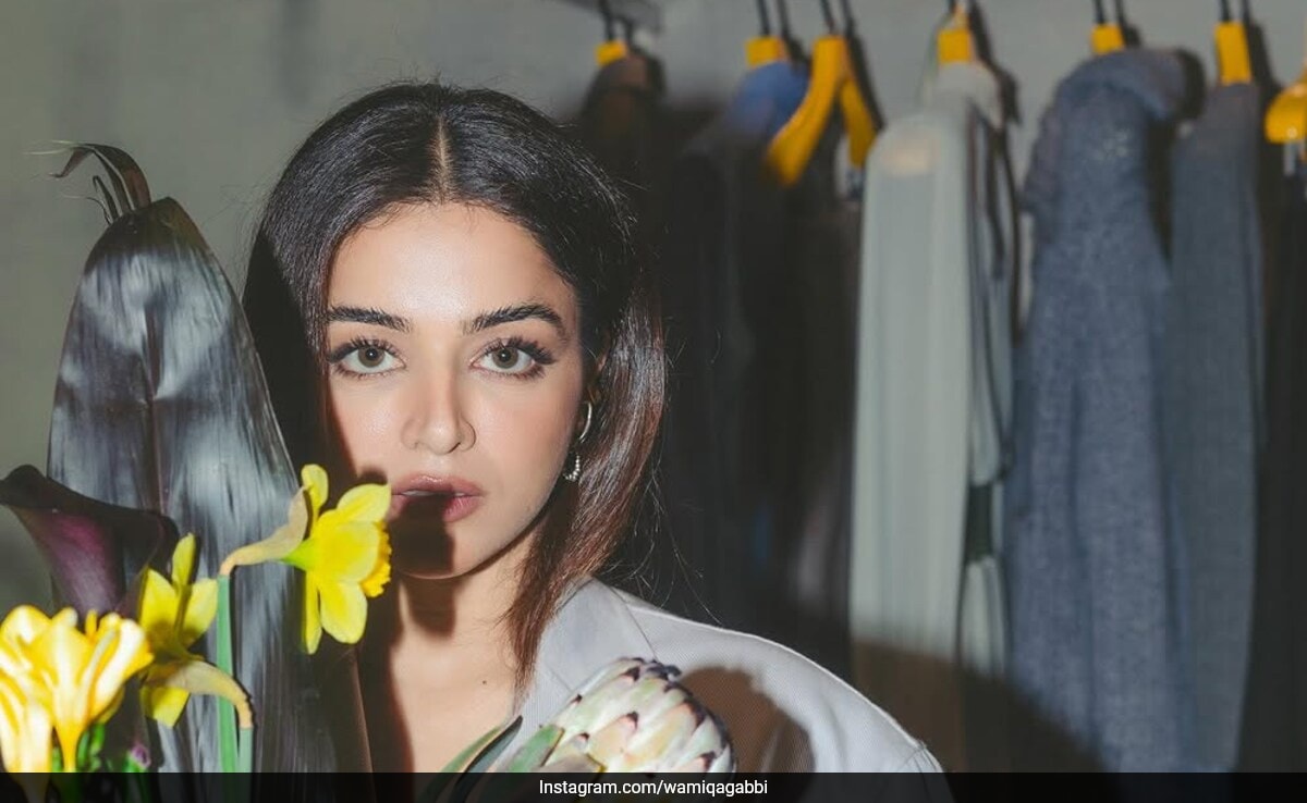 Wamiqa Gabbi Delivers An Eye-conic Glam Look With Fanned-Out Lashes And ...