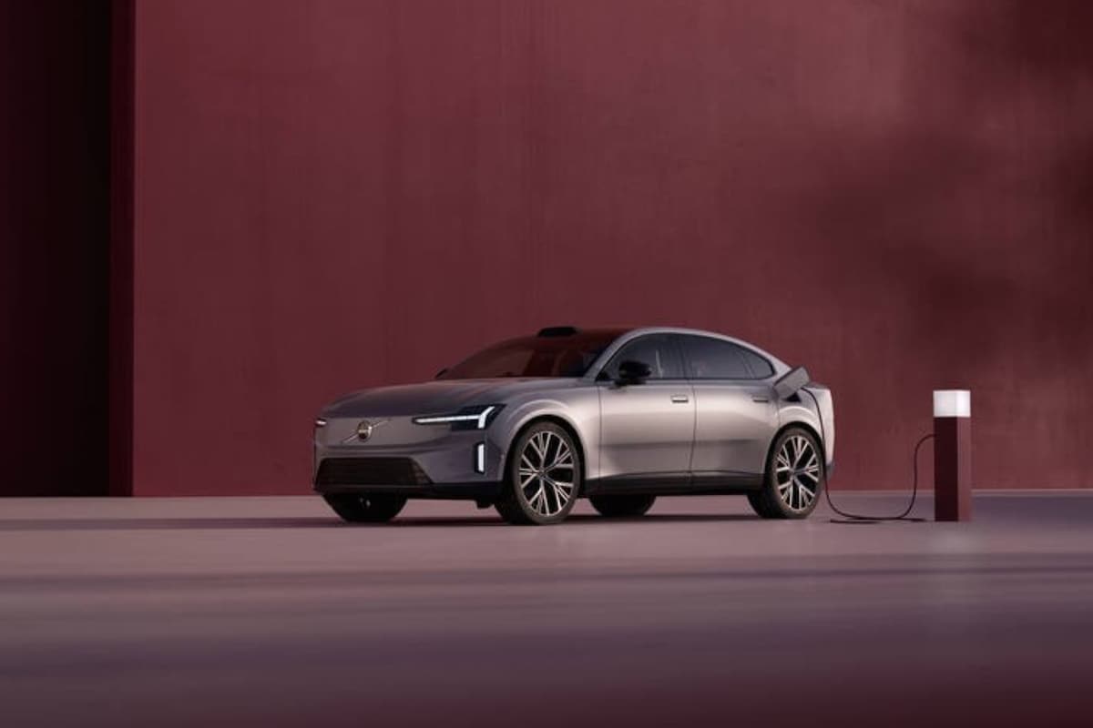 Volvo ES90 Electric Sedan Unveiled; Offers Up To 700 km Range