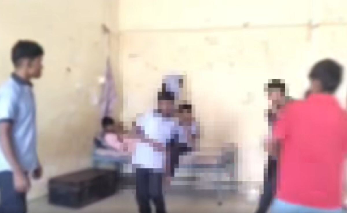 Ahilyanagar News jamkhed resident school student raging beaten junior ...