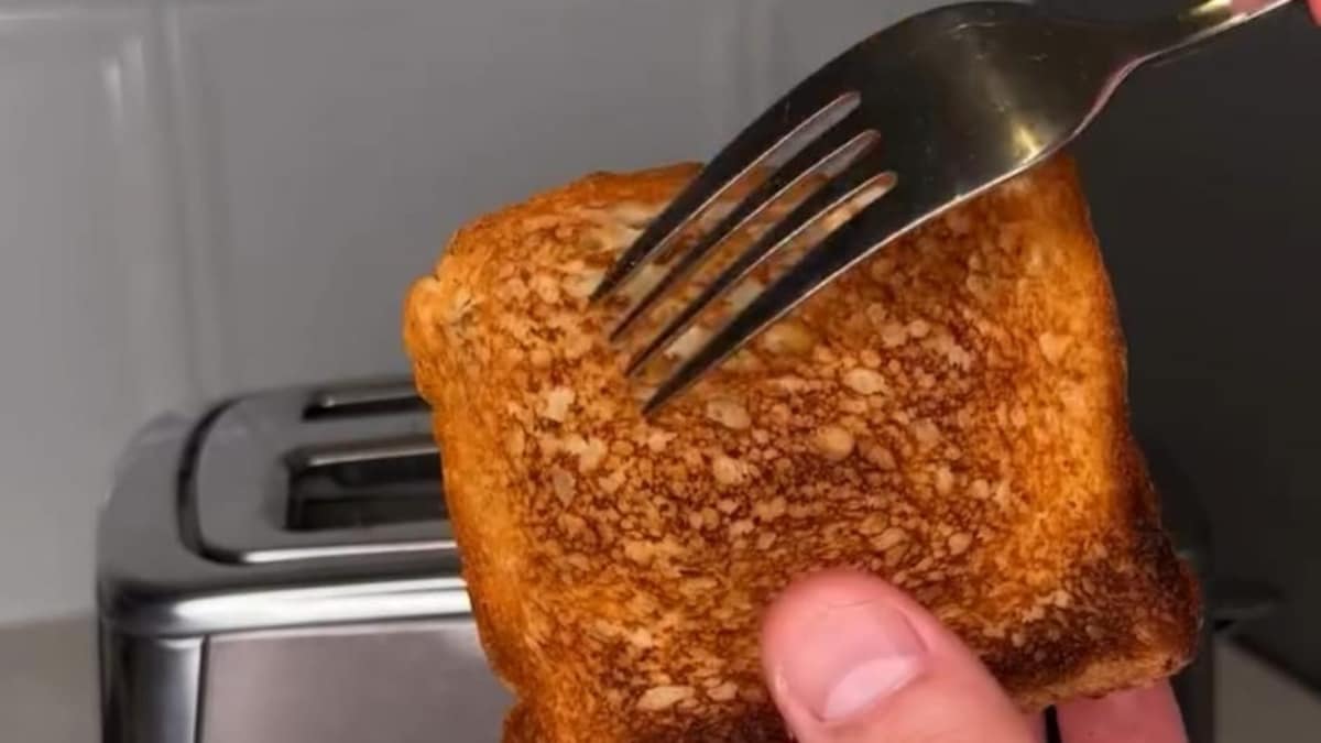 Viral Video Shows Vlogger "Untoasting" Toasted Bread, Internet Reacts ...