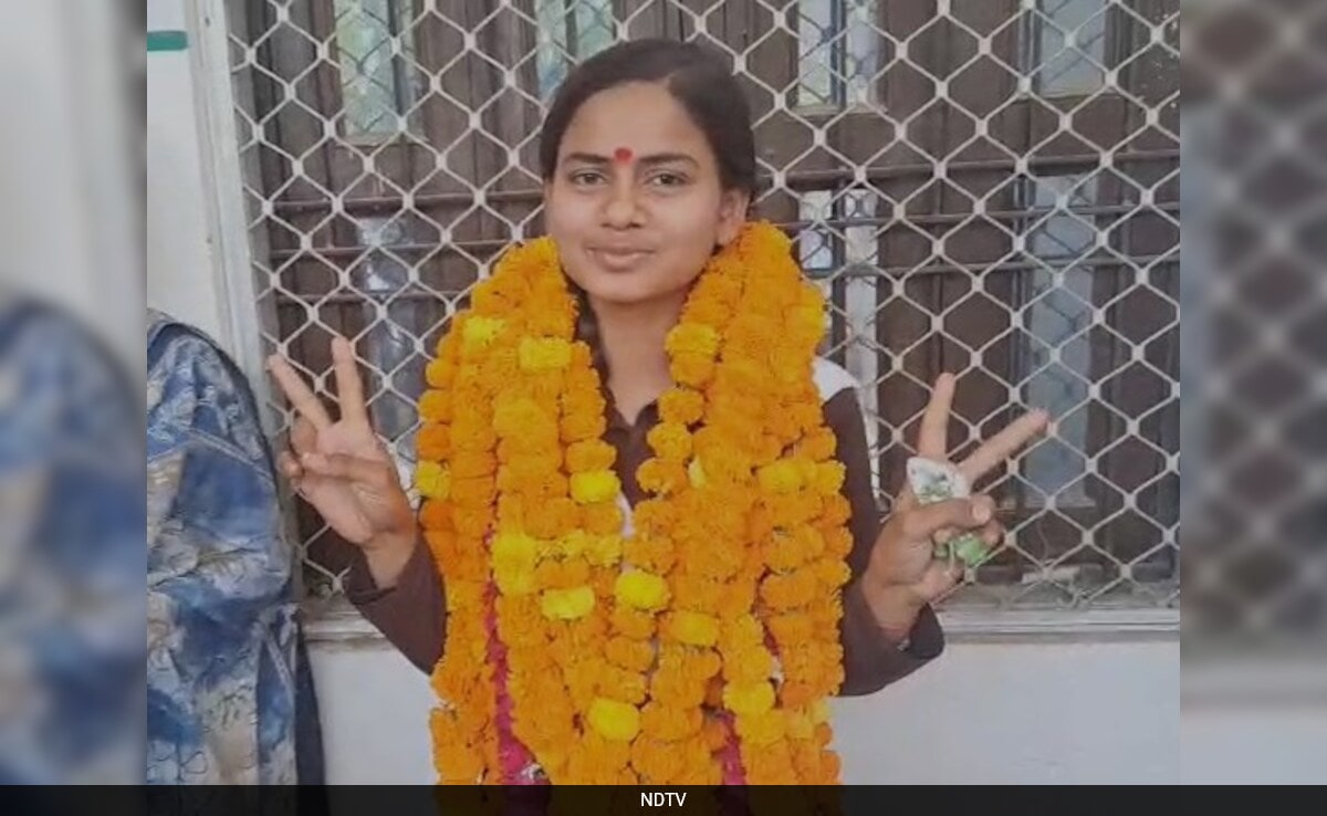 "9-10 Hours A Day, No Tuitions": UP Board Topper Mahak Jaiswal's Winning Formula