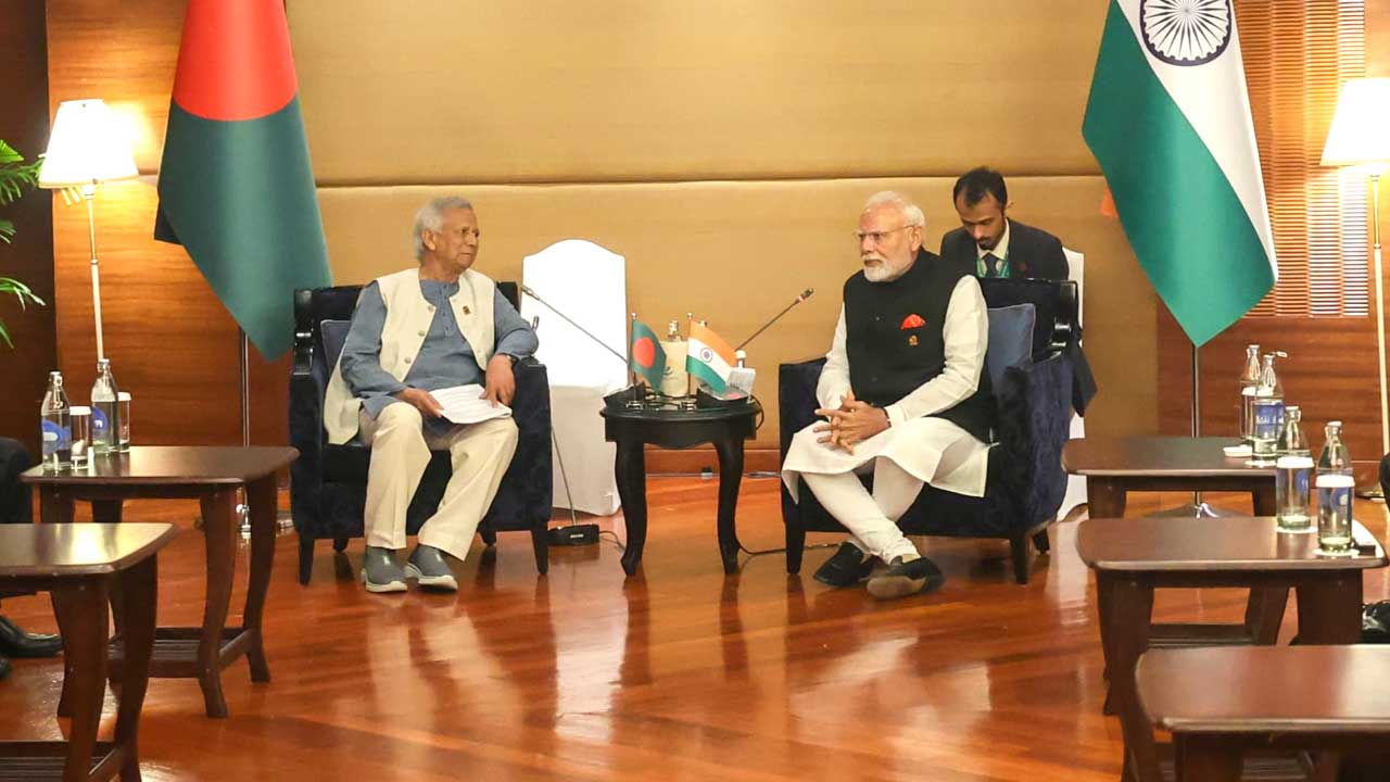 PM Modi Meets Bangladesh's M Yunus For The First Time Since Regime Change