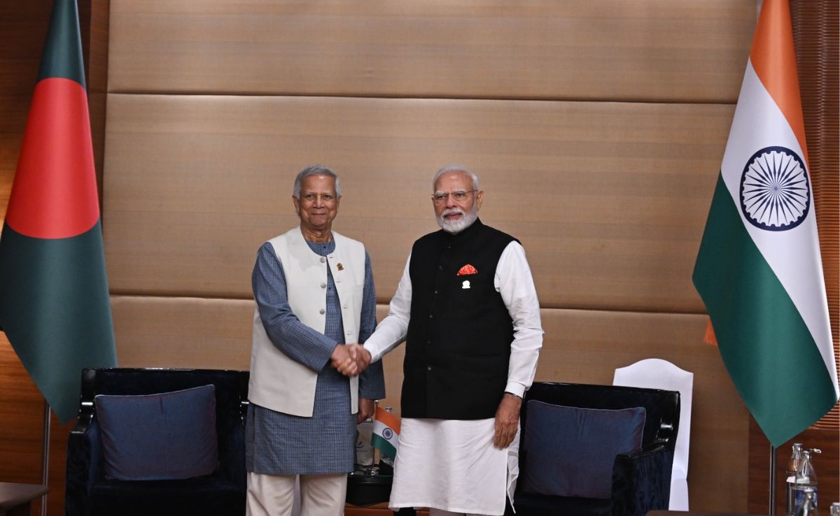 PM Modi Meets Bangladesh's Muhammad Yunus Amid Row Over Northeast Remarks