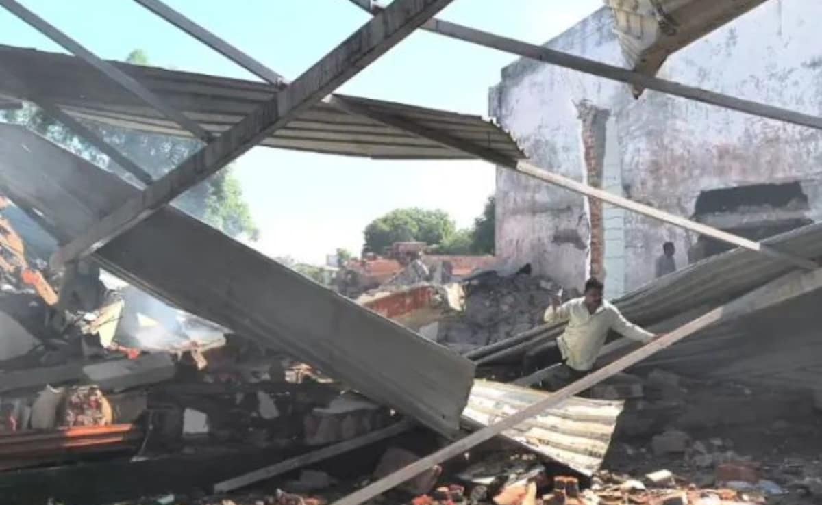 13 Killed In Fire At A Firecracker Factory In Gujarat's Banaskantha