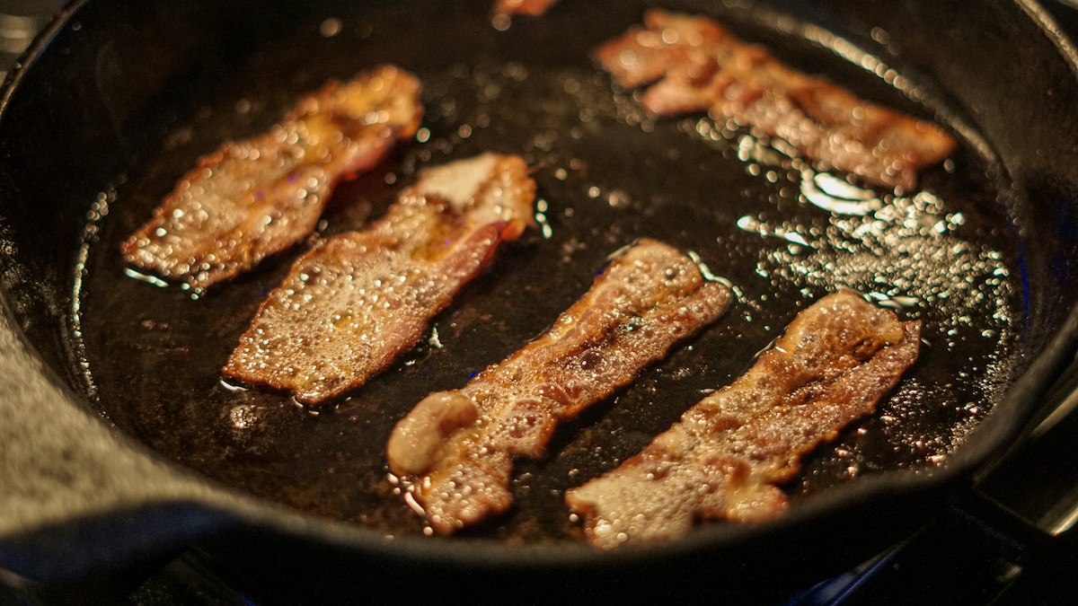 Food Particles Sticking To Your Pan? Heres How To Make The Most Of Them ...