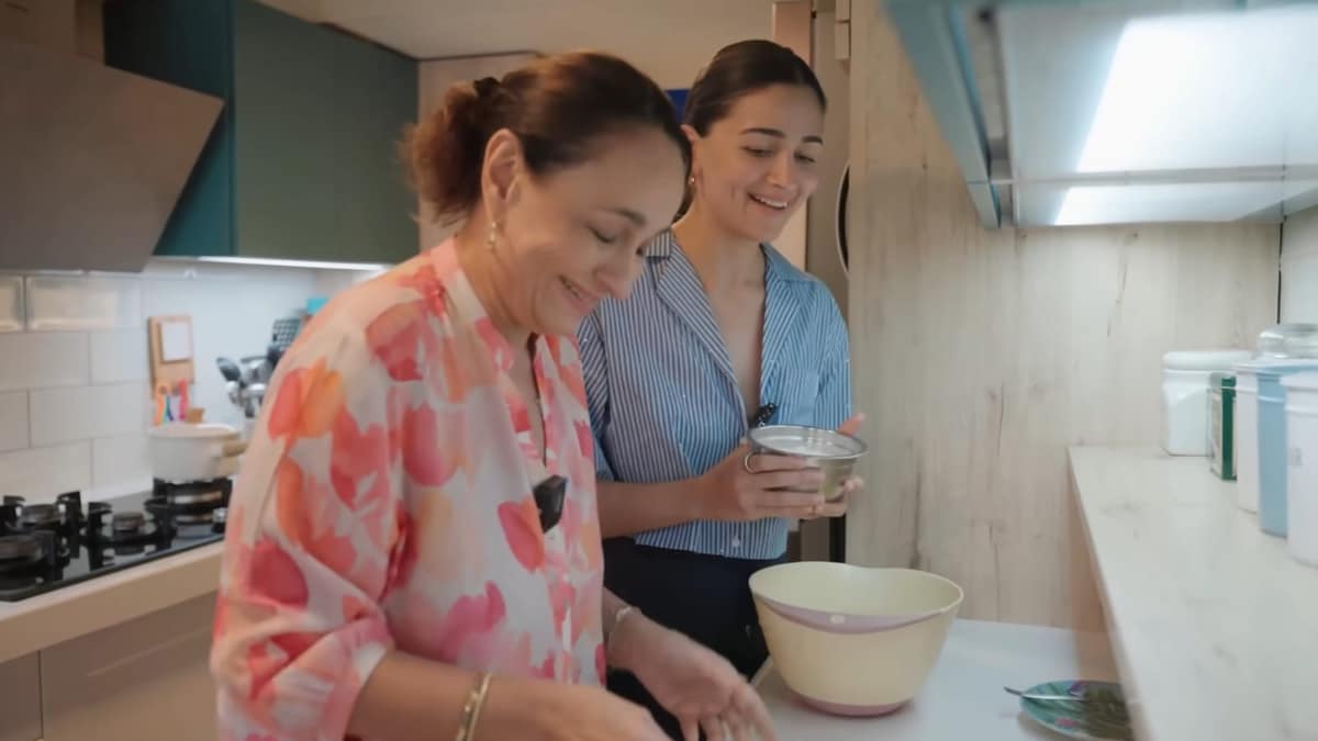 Watch: Alia Bhatt Learns How To Make Apple Crumble From Her Mother ...
