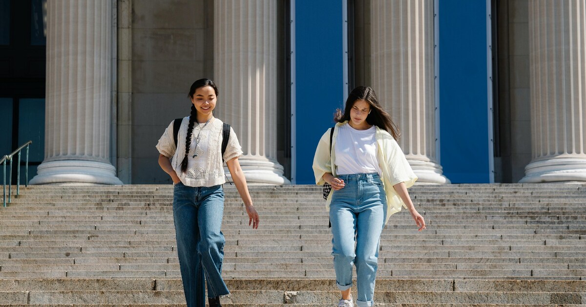 8 Cool College Outfits For Girls