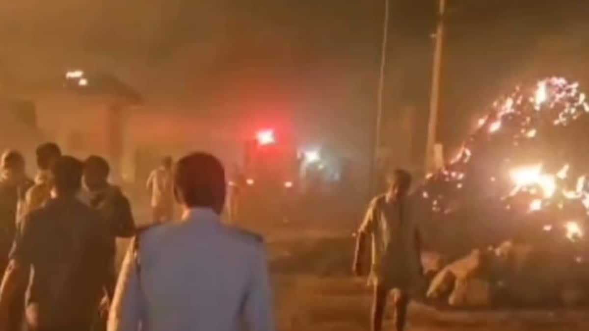 Gwalior Fire News: एक साथ चार गांवों में आग ने मचाया तांडव, झुलसे ...