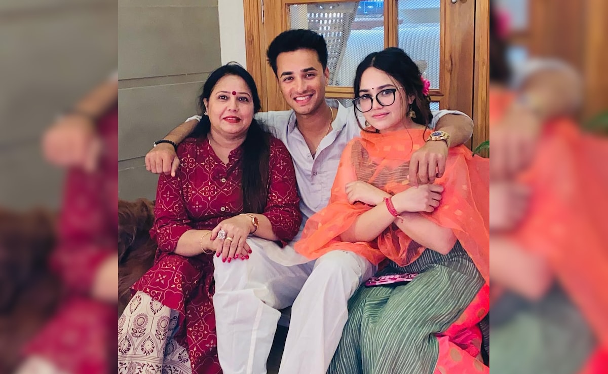 अभिषेक शर्मा के प्रदर्शन पर बहन कोमल, पिता राजकुमार और मां मंजू ने ऐसे ...