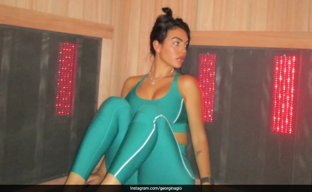 Georgina Rodriguez Can Do No Wrong In Emerald Hued Gym Wear
