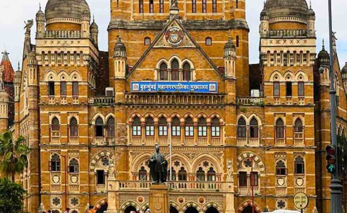 134 buildings in Mumbai extremely Dilapidated Buildings BMC issues ...