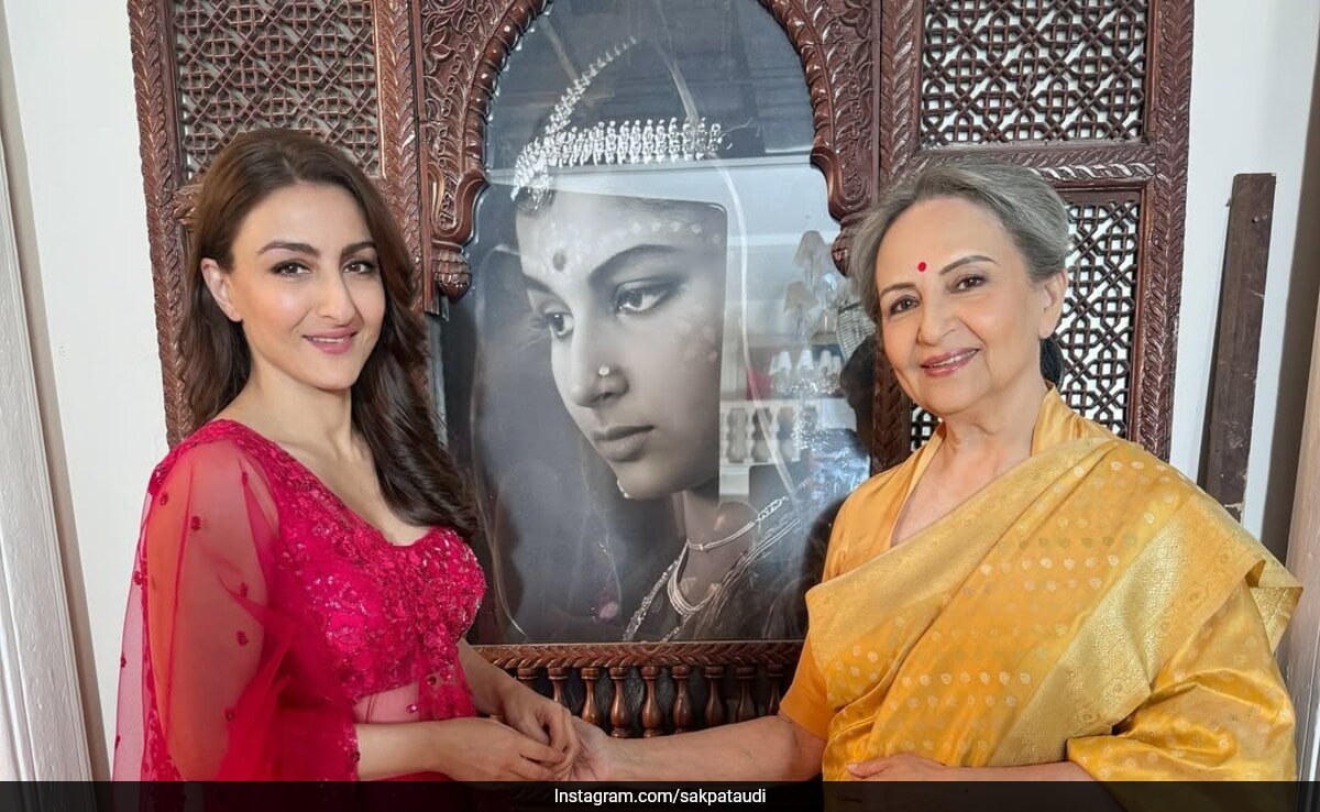 Like Mother, Like Daughter: Soha Ali Khan And Sharmila Tagore Celebrate ...