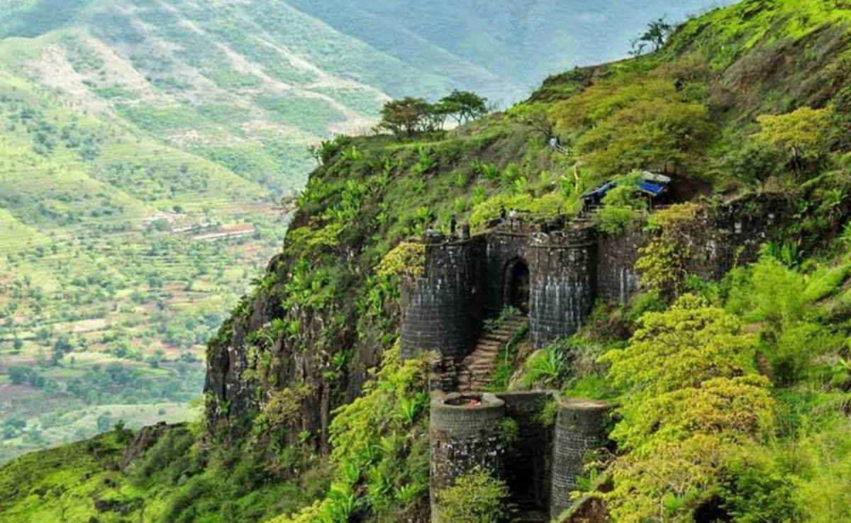 Pune Sinhagad Fort Closed For tourists today 29 may in rain what is reason