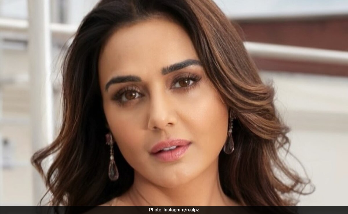 Preity Zinta Takes Her Fitness Game Up A Notch With Her Latest Workout ...