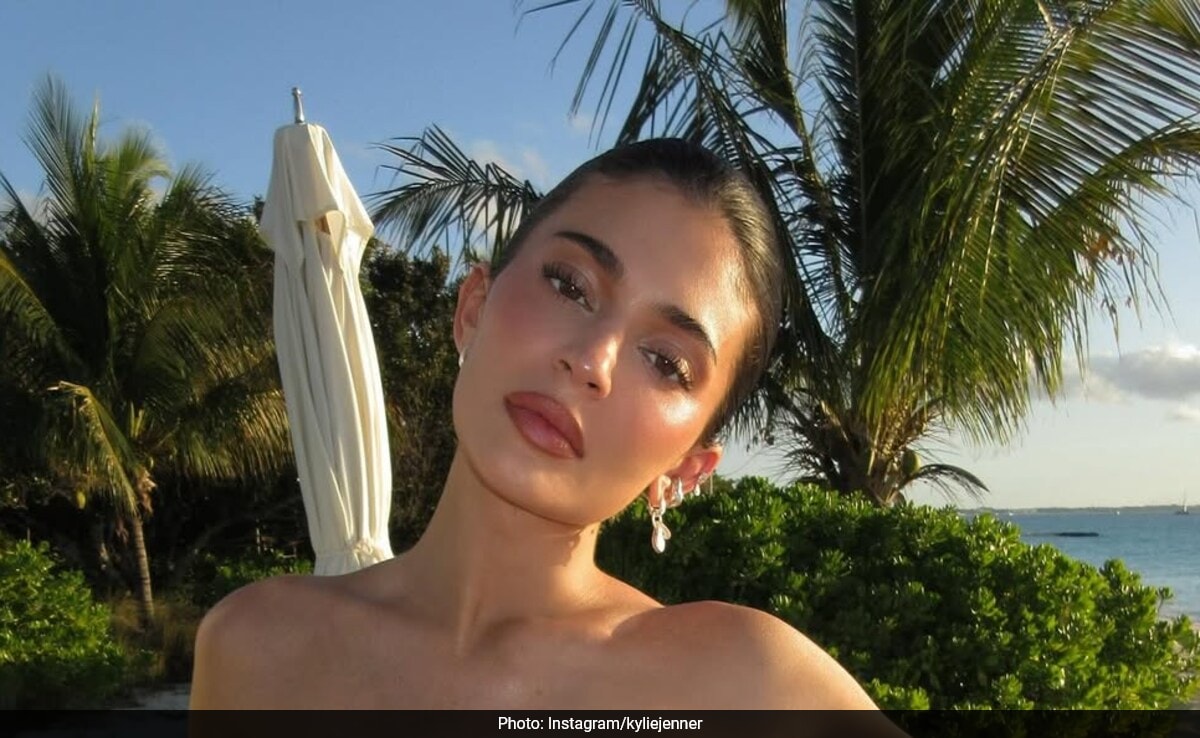 Kylie Jenner's 'Cosmic' Avatar In Sheer Floral Ensemble Exudes Romance