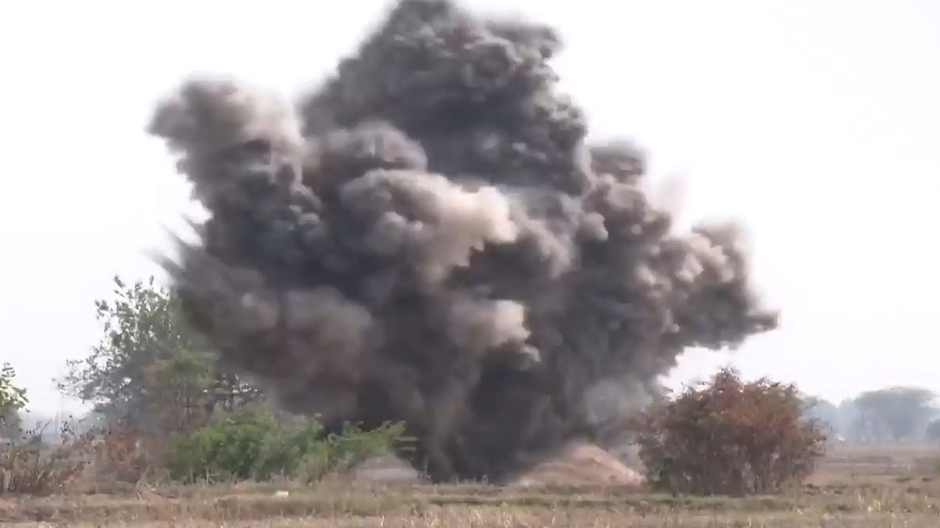 Army Defuses Unexploded Mortar Shells In J&K's Akhnoor Sector