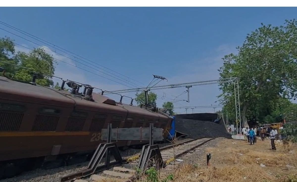 train-update-surat-bhusawal-route-disrupted-due-to-goods-train-derailment-near-amalner-read ...